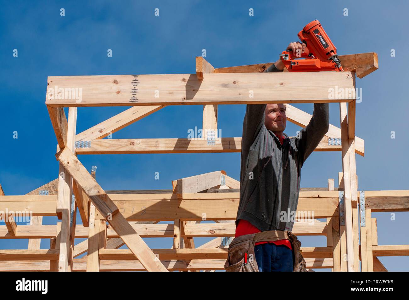 Gun timber frame construction hi-res stock photography and images - Alamy