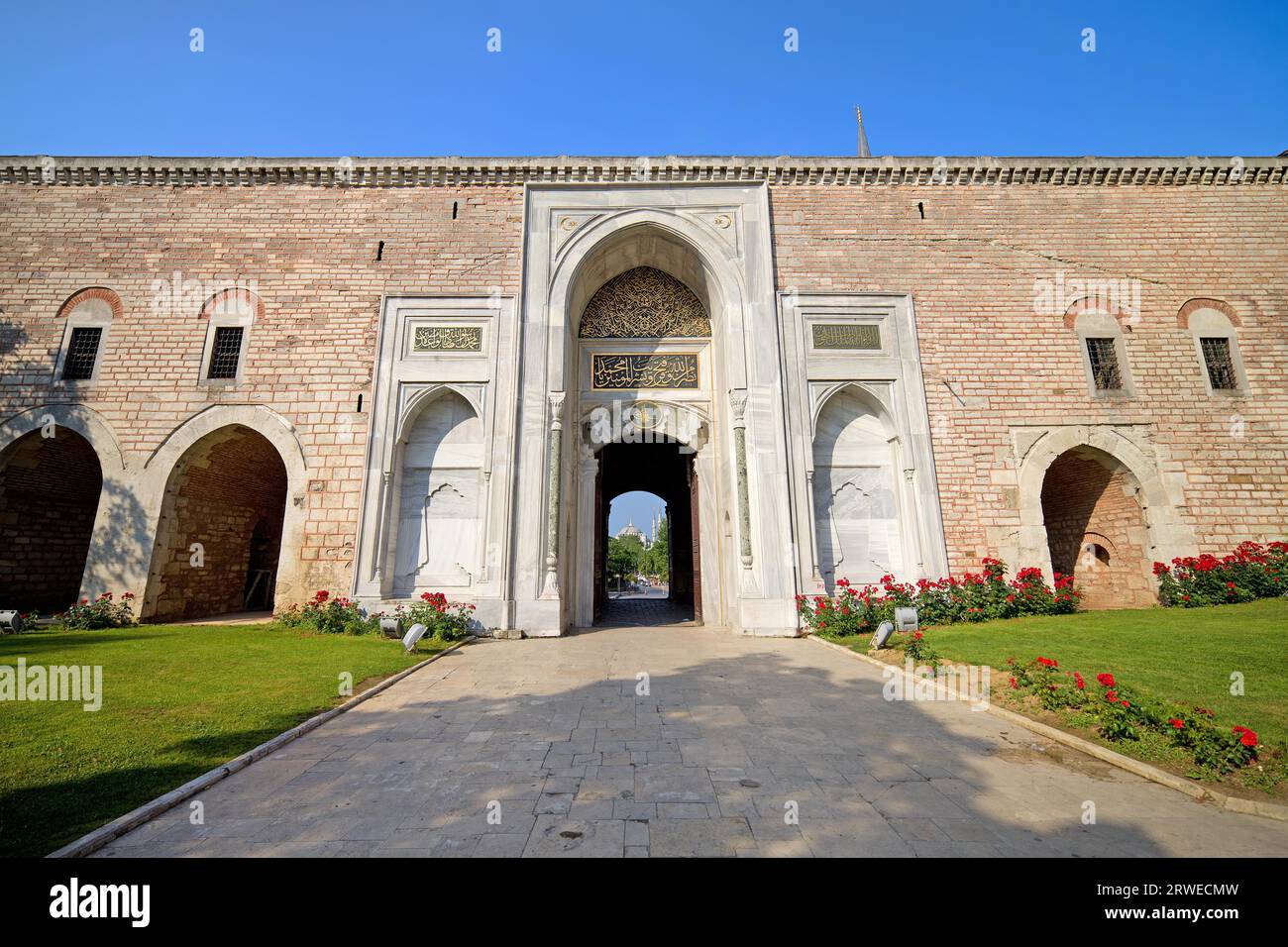 Imperial Gate (Gate of the Sultan) at the Topkapi Palace historic ...