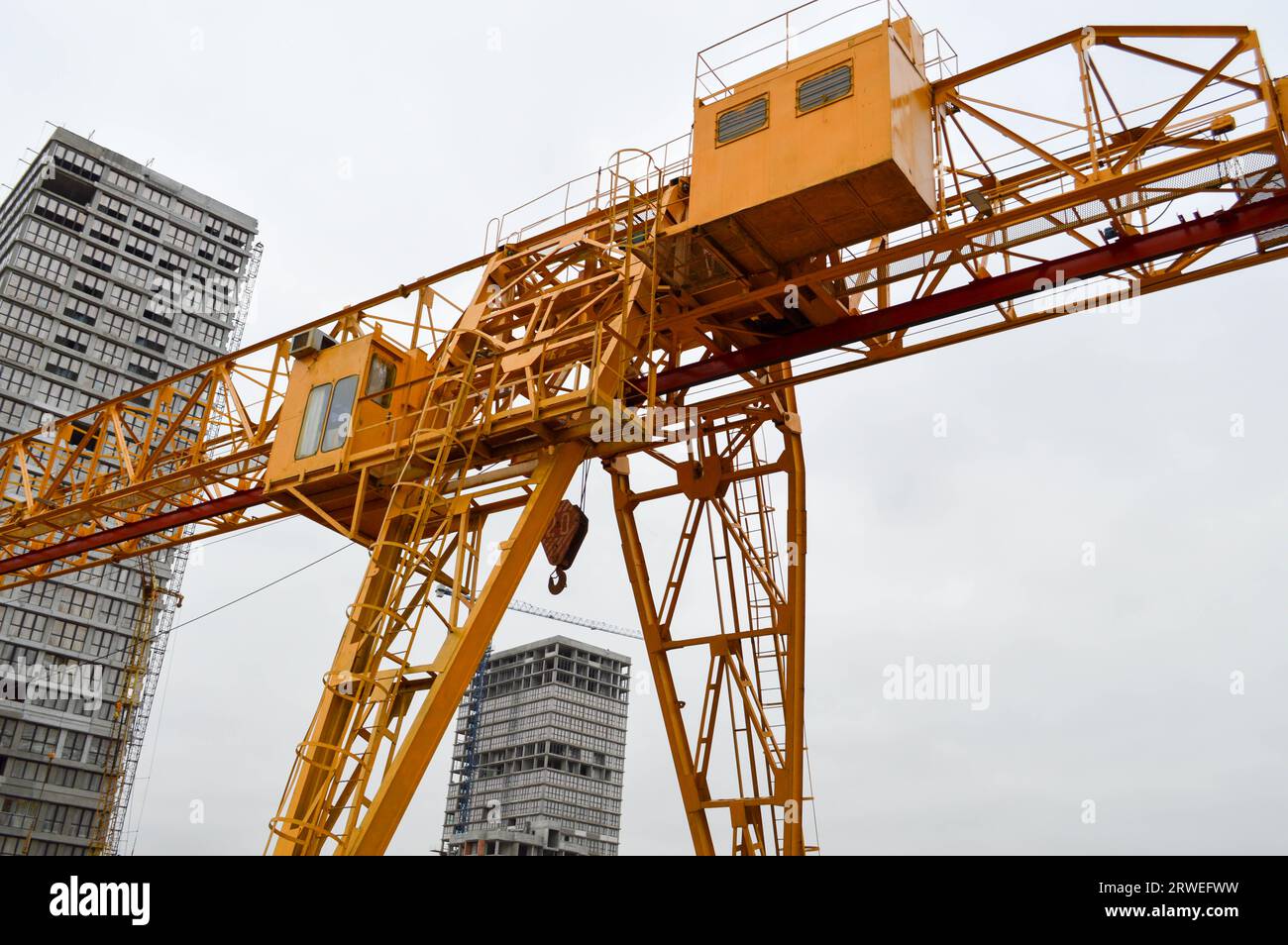 High heavy yellow metal iron load-bearing construction stationary ...