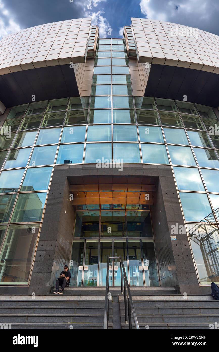 Bastille opera hi-res stock photography and images - Alamy