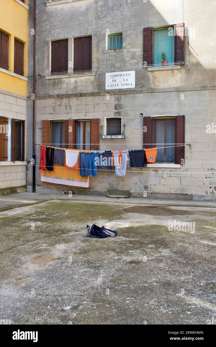 Backyard in the Venice ghetto Stock Photo - Alamy