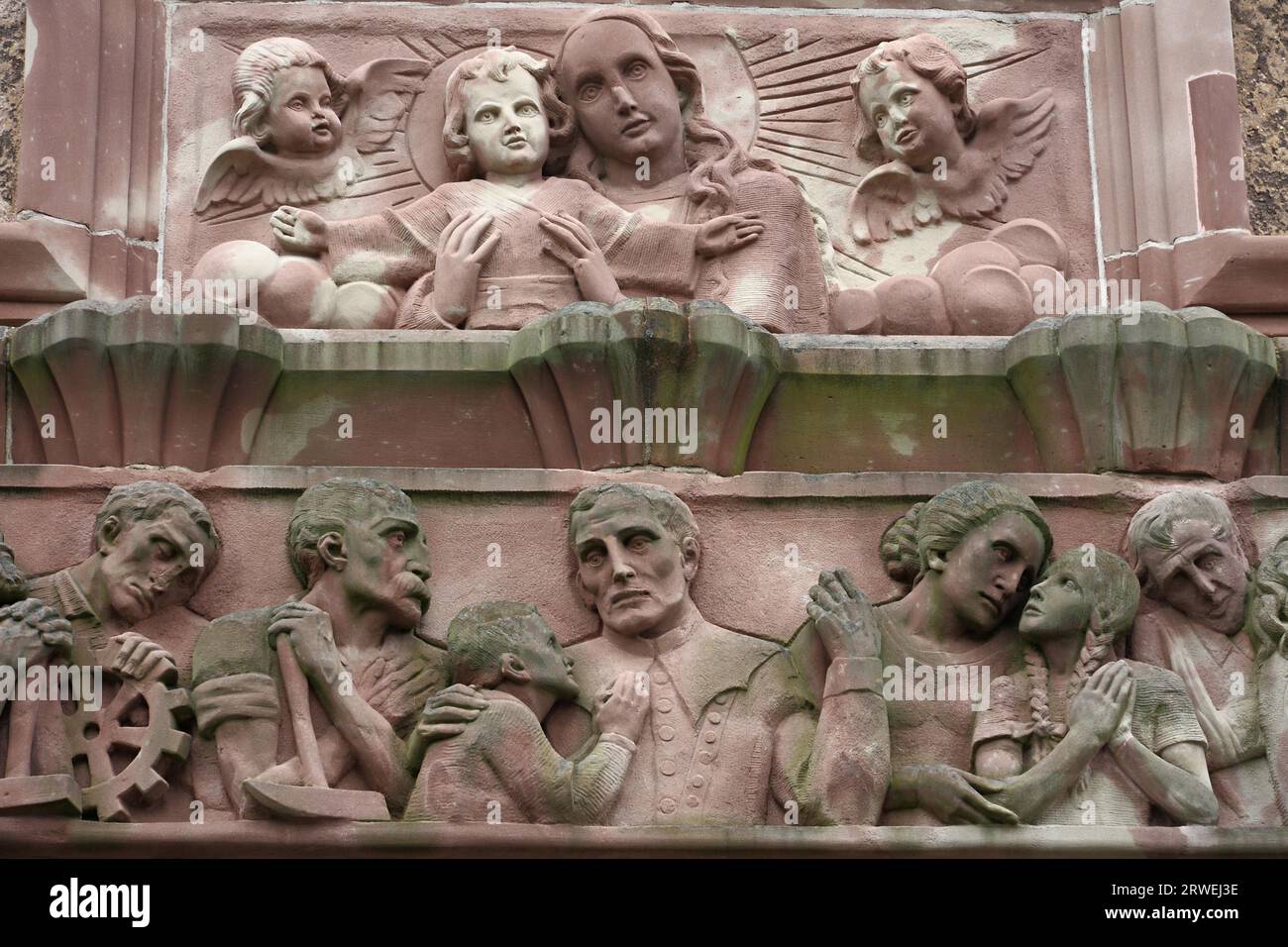 Full size human figures hi-res stock photography and images - Alamy