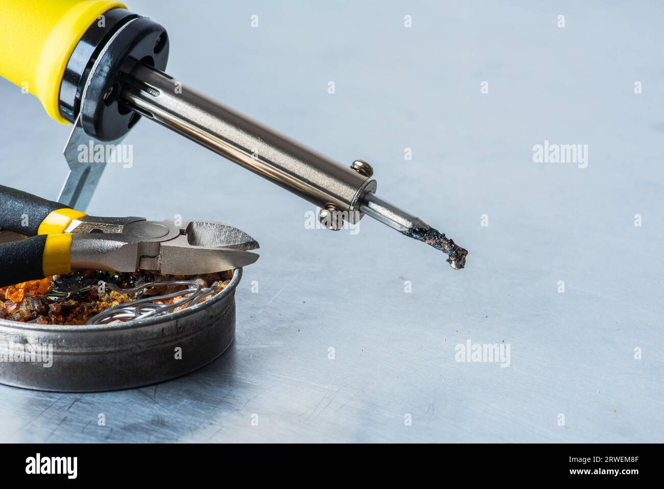 Soldering iron hi-res stock photography and images - Alamy