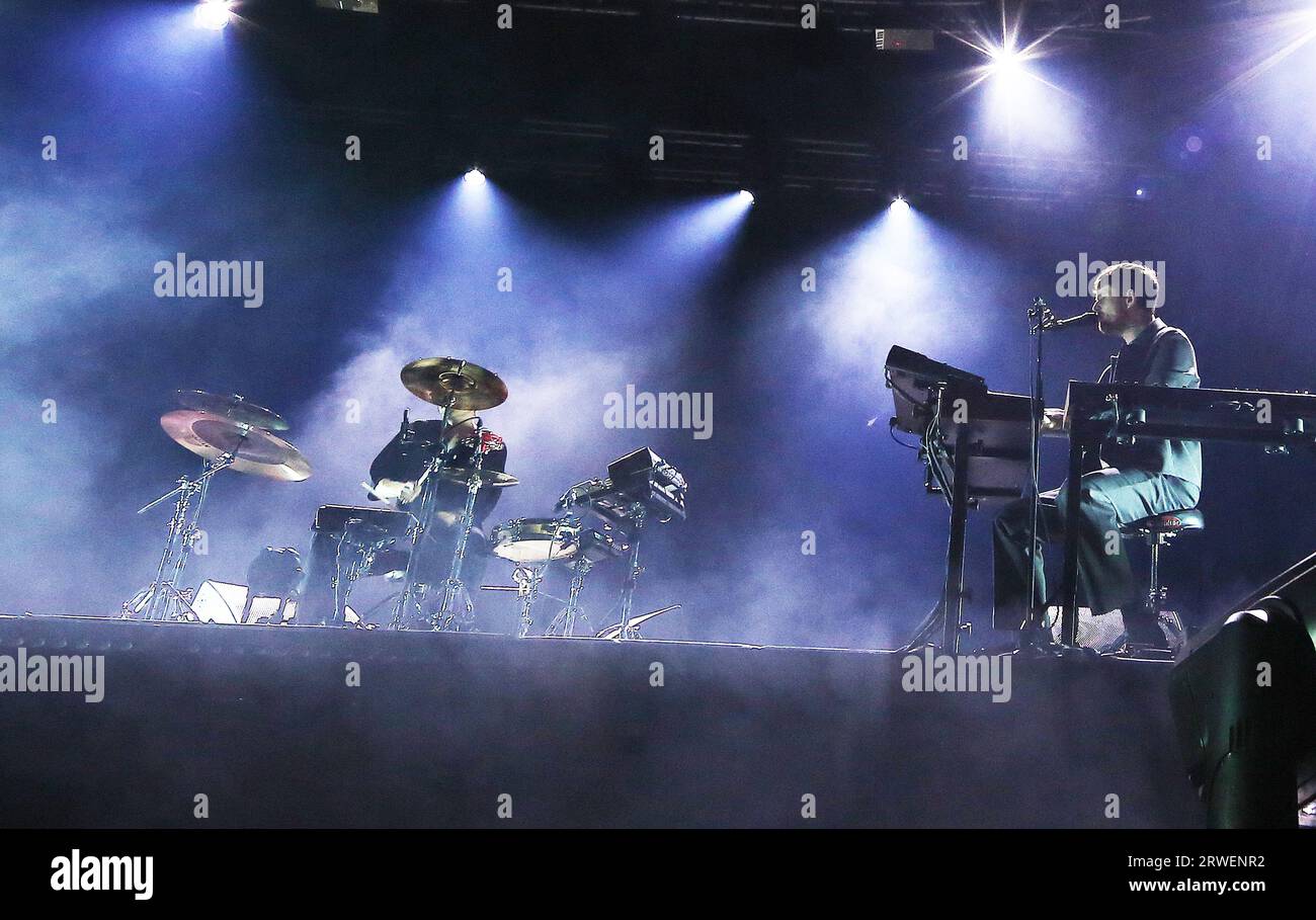 James blake fabrique hi-res stock photography and images - Alamy
