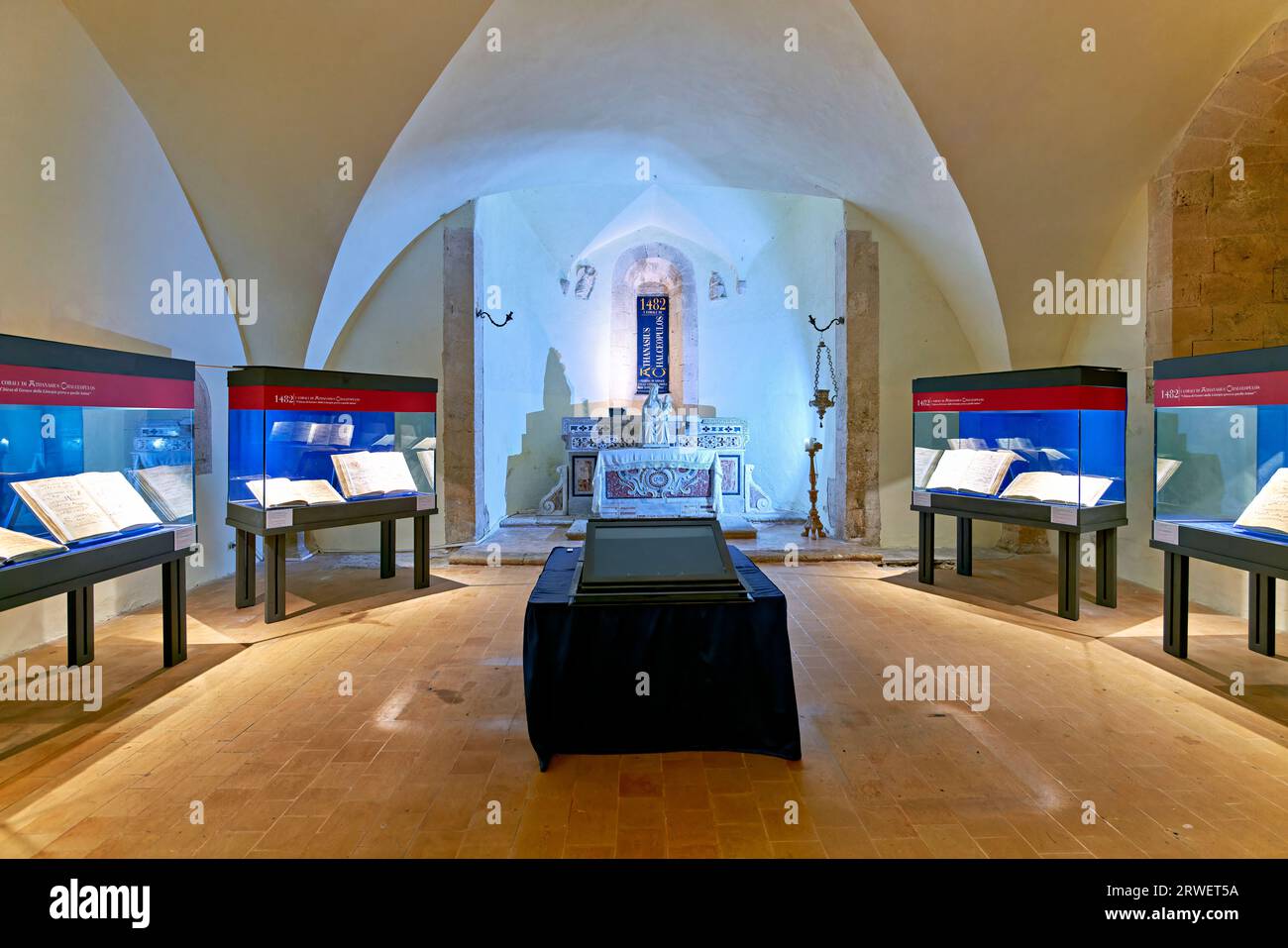 Norman basilica hi-res stock photography and images - Alamy