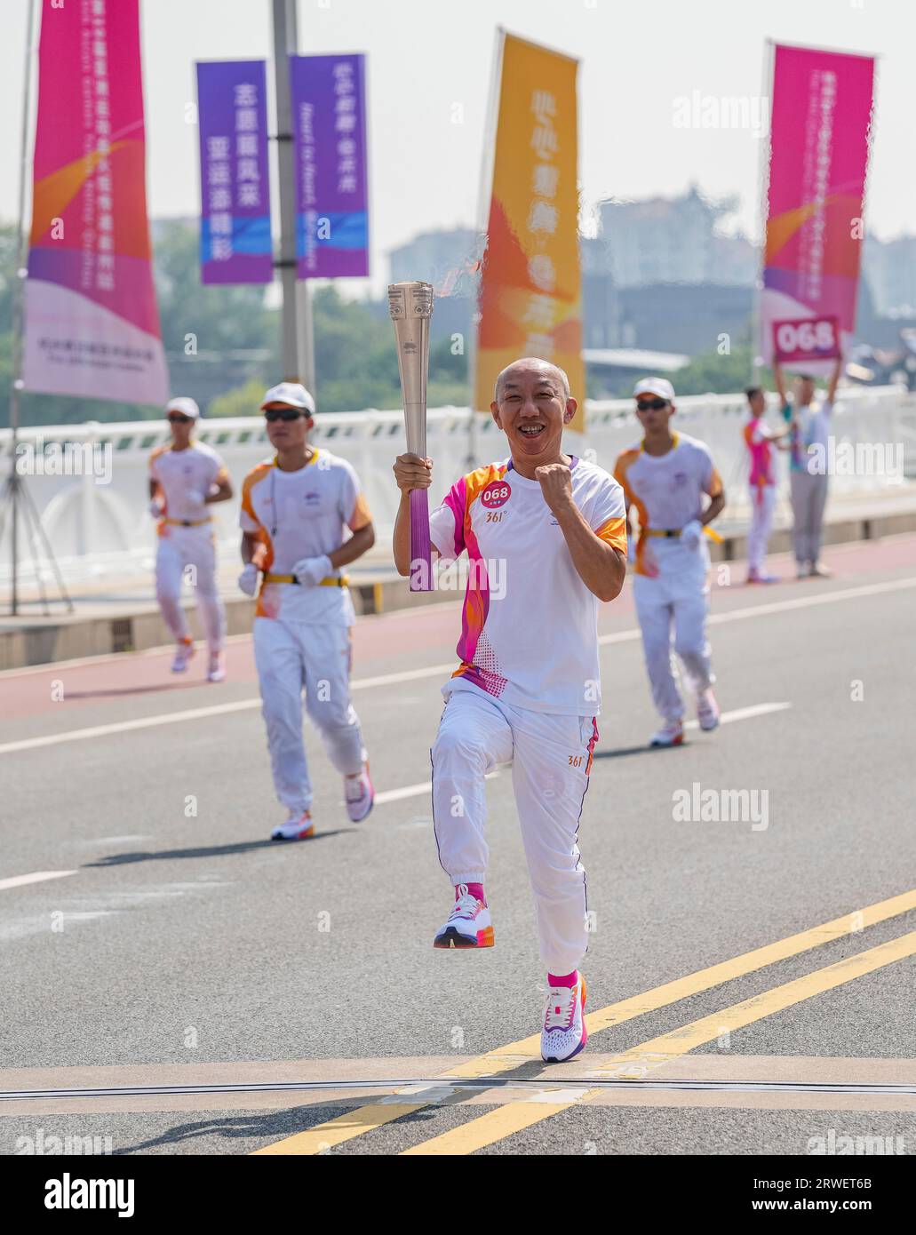 The wang chuan hi-res stock photography and images - Alamy