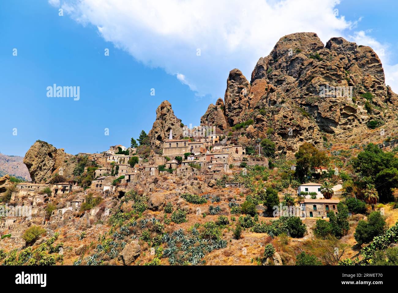 Pentedattilo Calabria Italy. Abandoned ghost town Stock Photo - Alamy