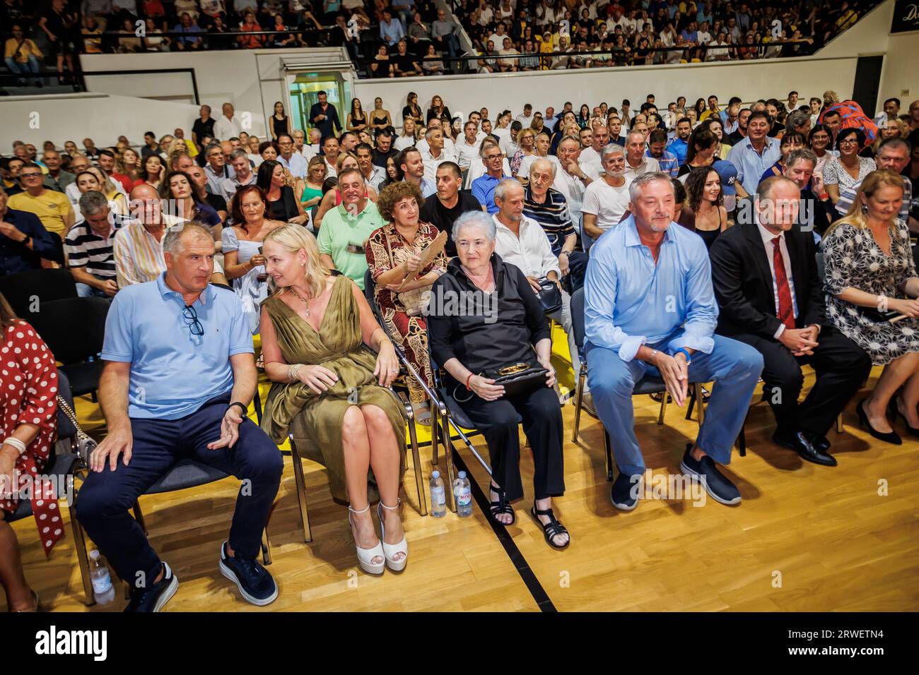 Legendary jugoplastika basketball player hi-res stock photography and ...
