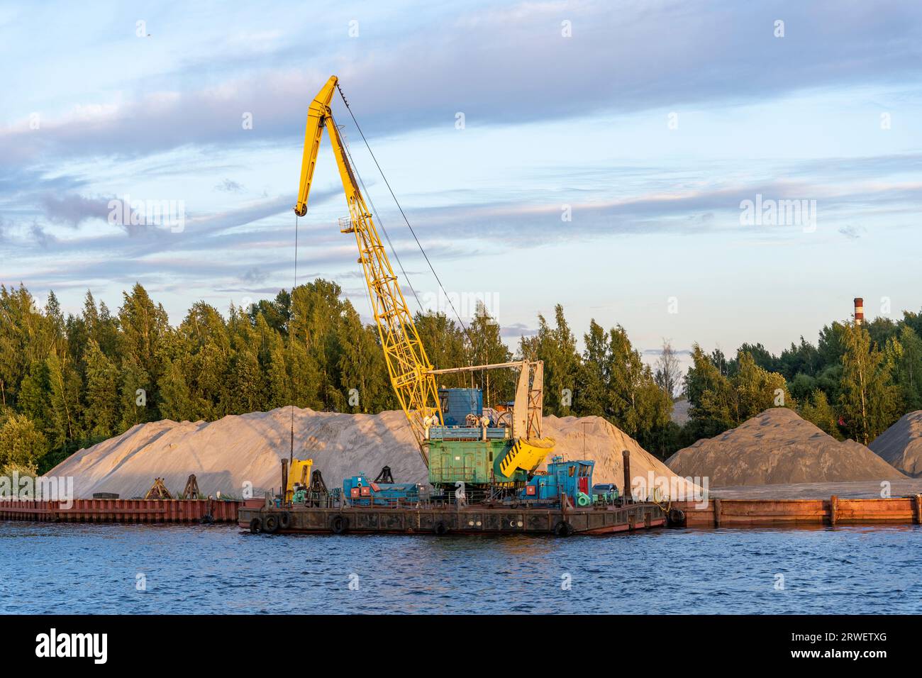 Arrow cargo ship hi-res stock photography and images - Alamy