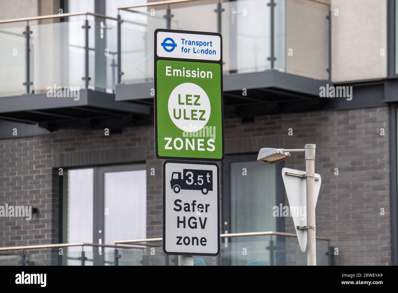 Hillingdon, UK. 18th September, 2023. The new extended ULEZ scheme has ...