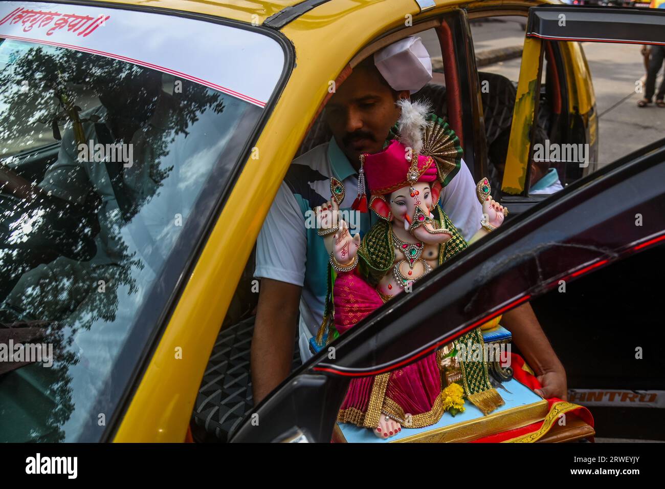Hindu god car hi-res stock photography and images - Alamy