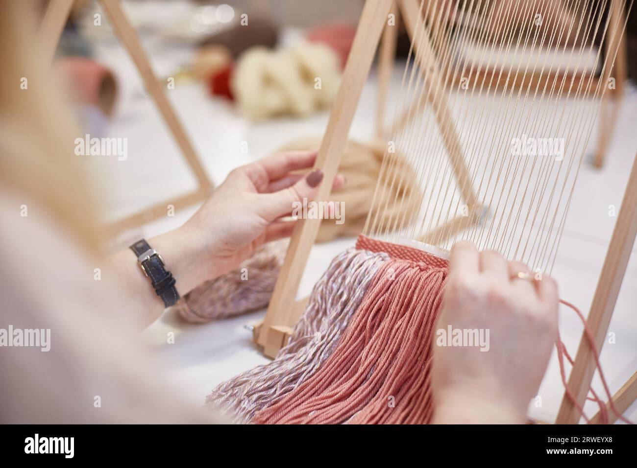 Handweaving hi-res stock photography and images - Alamy