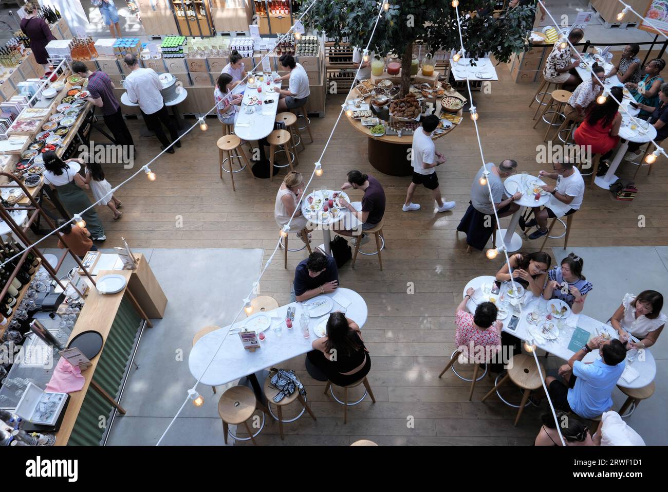 Eataly restaurant food hi-res stock photography and images - Alamy