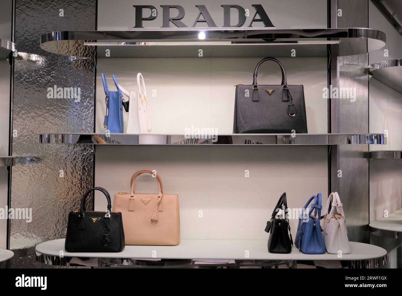 PRADA WOMAN'S BAG ON DISPLAY INSIDE THE FASHION STORE Stock Photo - Alamy