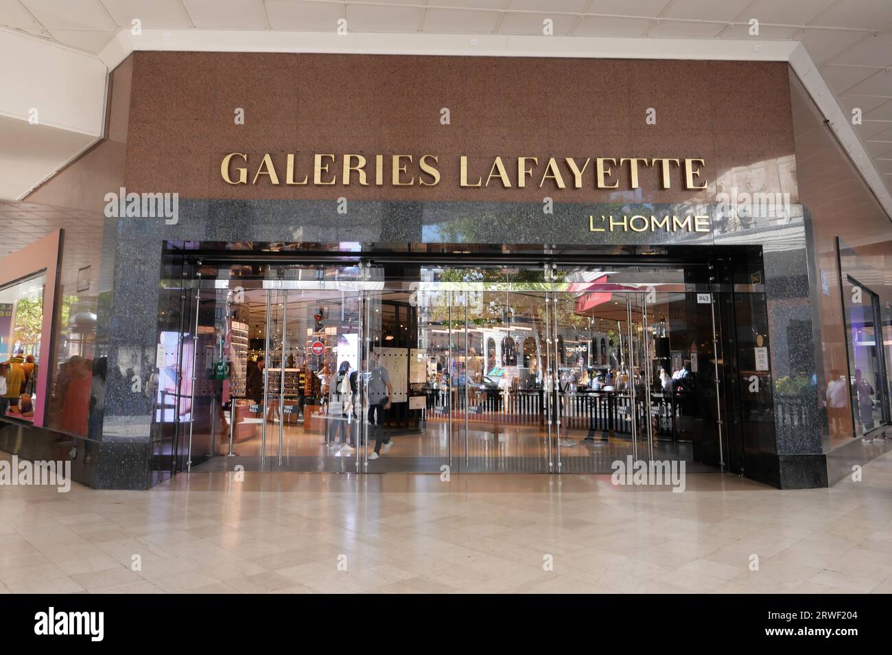 GALERIES LAFAYETTE SHOPPING CENTER ENTRANCE Stock Photo - Alamy