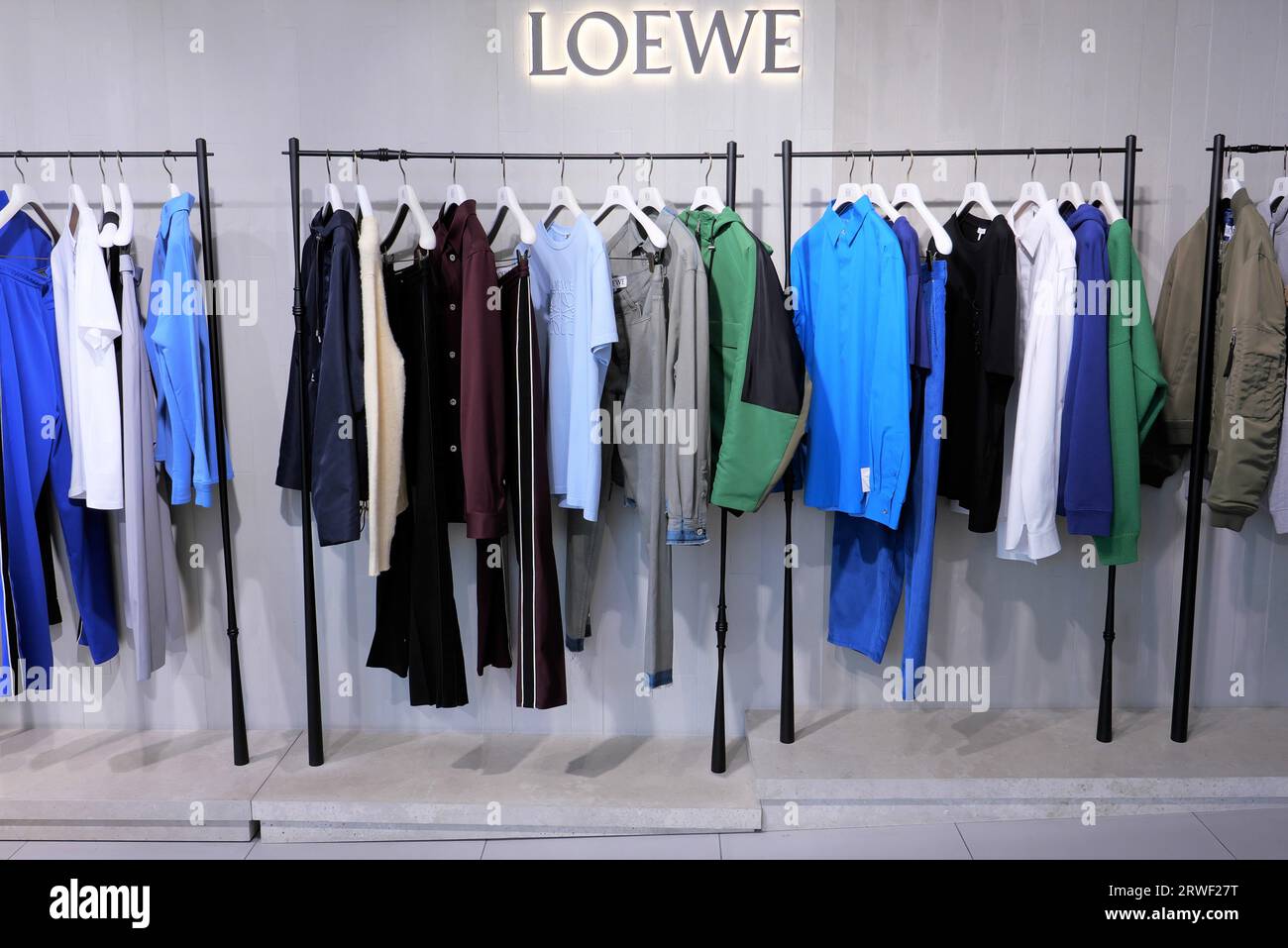 Loewe dress hi-res stock photography and images - Alamy