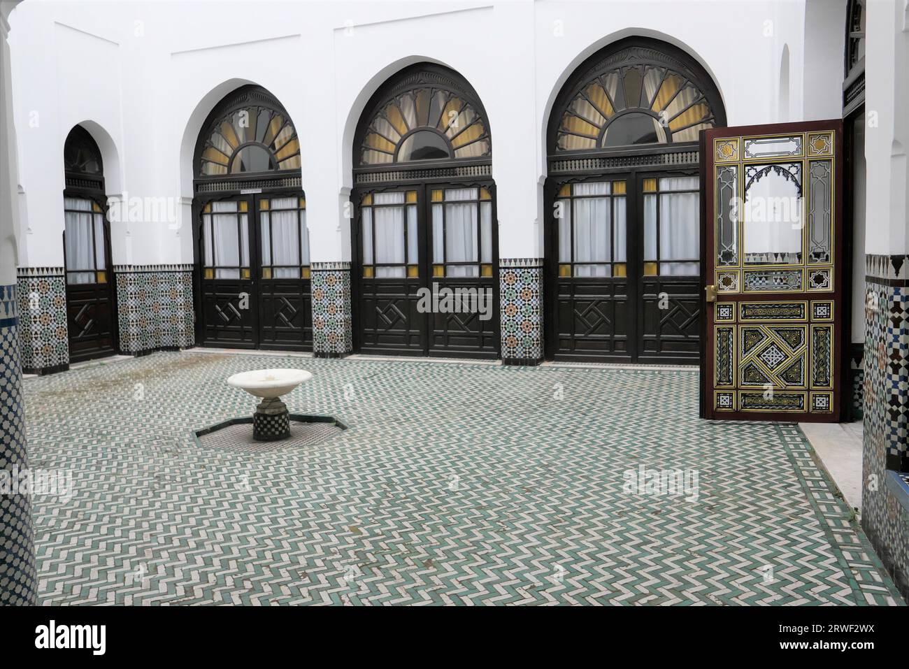 AN INTERNAL VIEW OF THE GREAT MOSQUE Stock Photo - Alamy