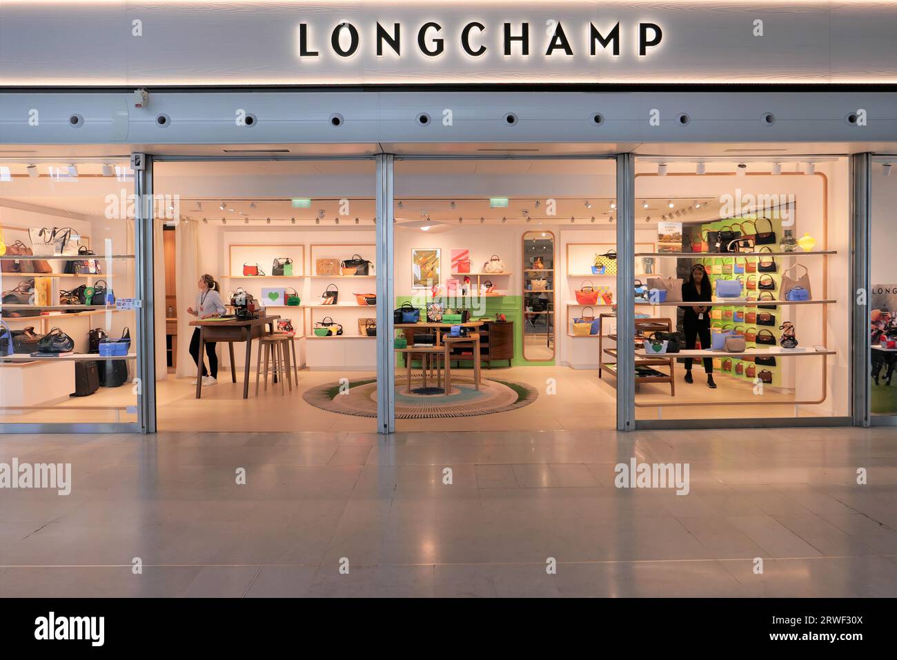 Longchamp boutique store hi-res stock photography and images - Alamy