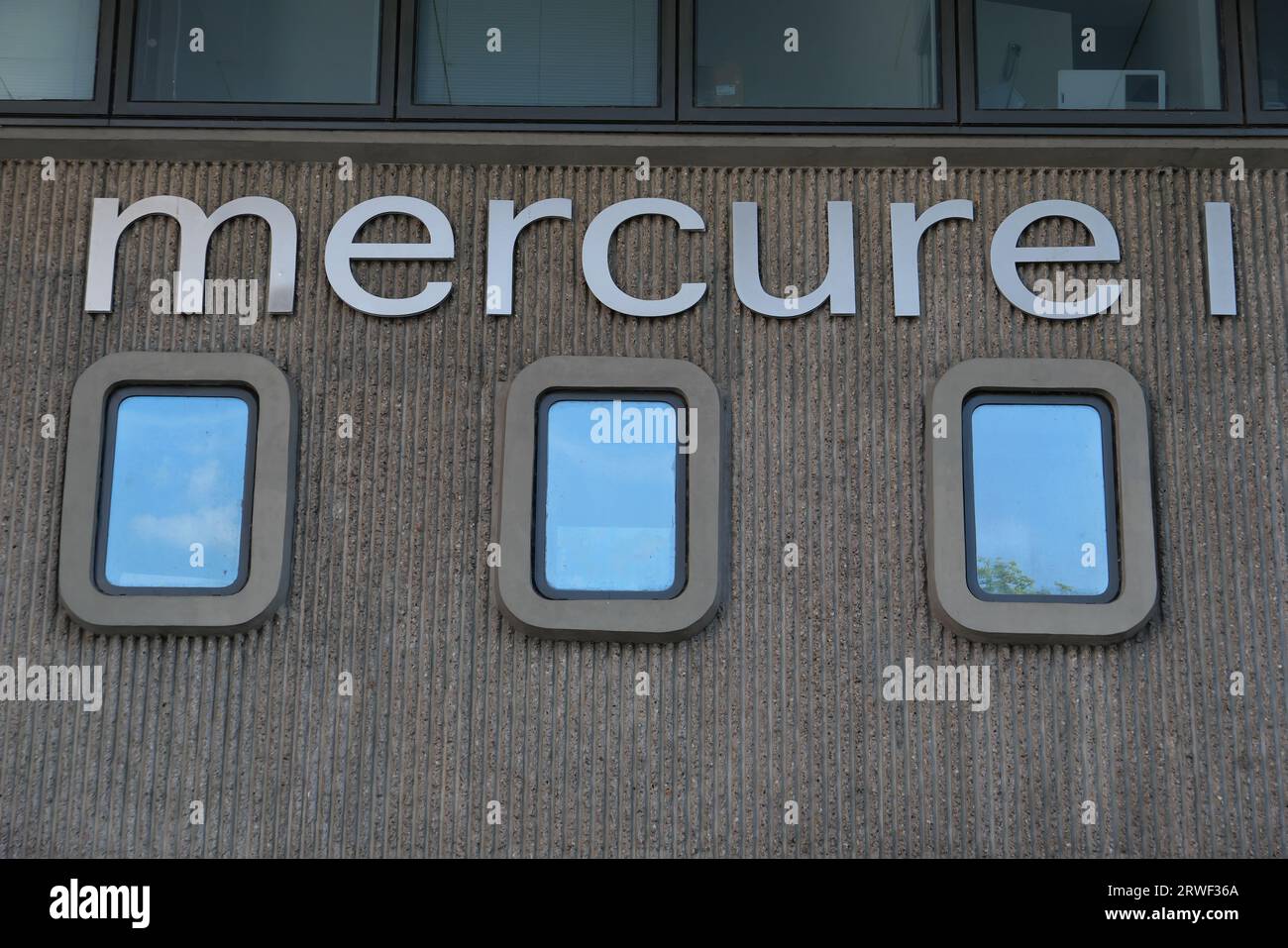 Mercure hotel sign hi-res stock photography and images - Alamy