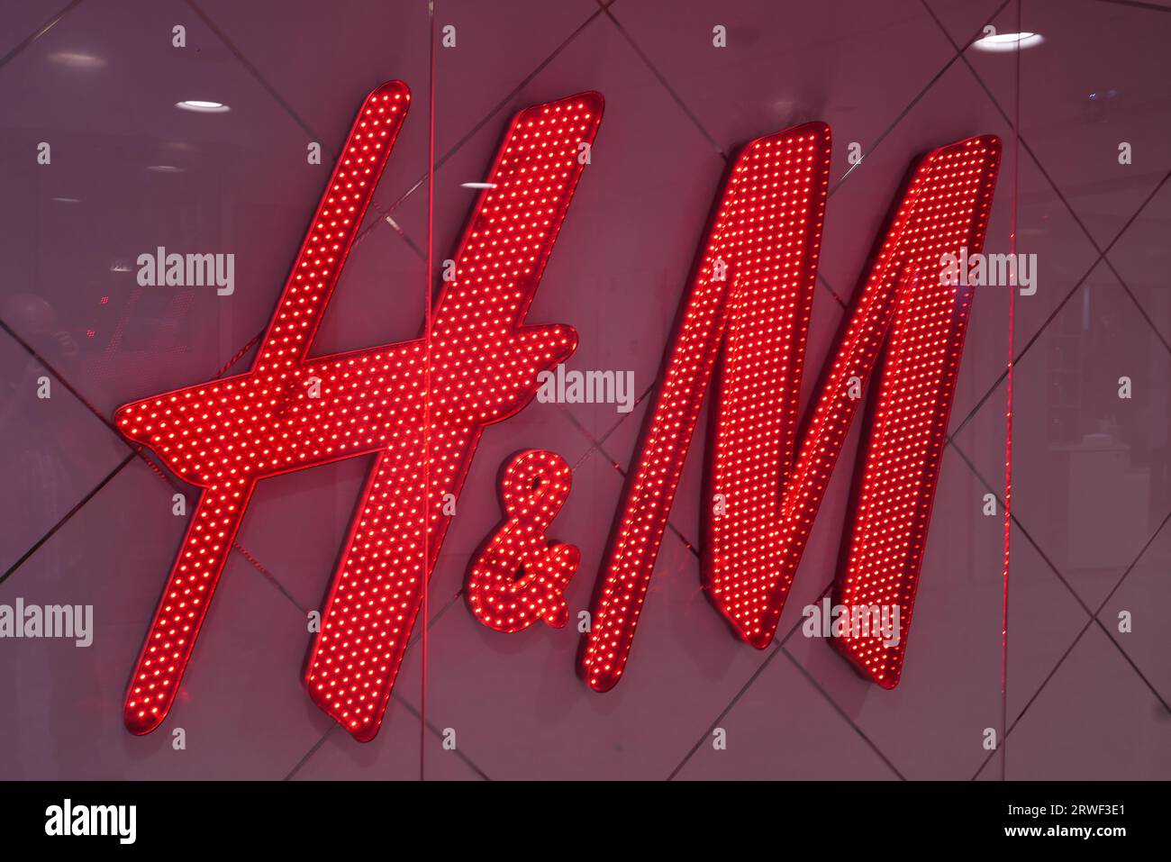 SIGN OF THE H&M FASHION BRAND Stock Photo - Alamy