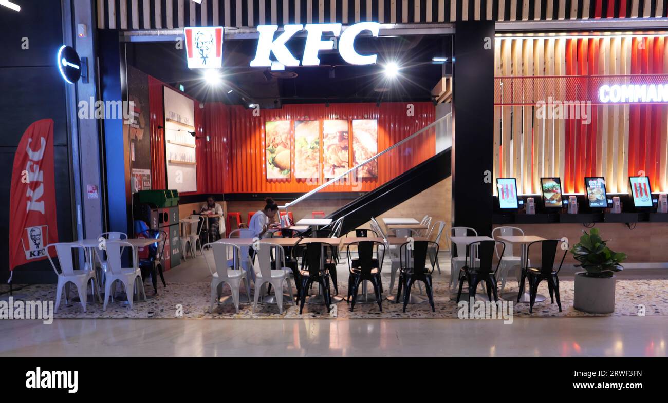 KFC FAST FOOD RESTAURANT ENTRANCE INSIDE THE FASHION STORE Stock Photo ...