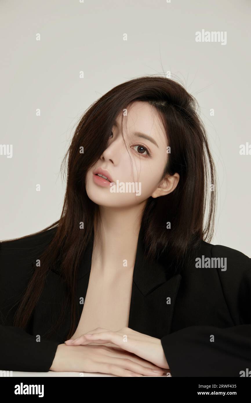 Lovely asian female features hi-res stock photography and images - Alamy