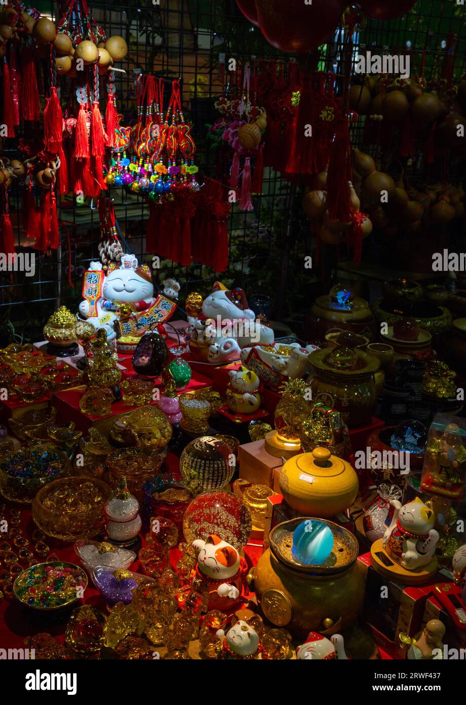 Various asian souvenirs for sale, Daan District, Taipei, Taiwan Stock ...