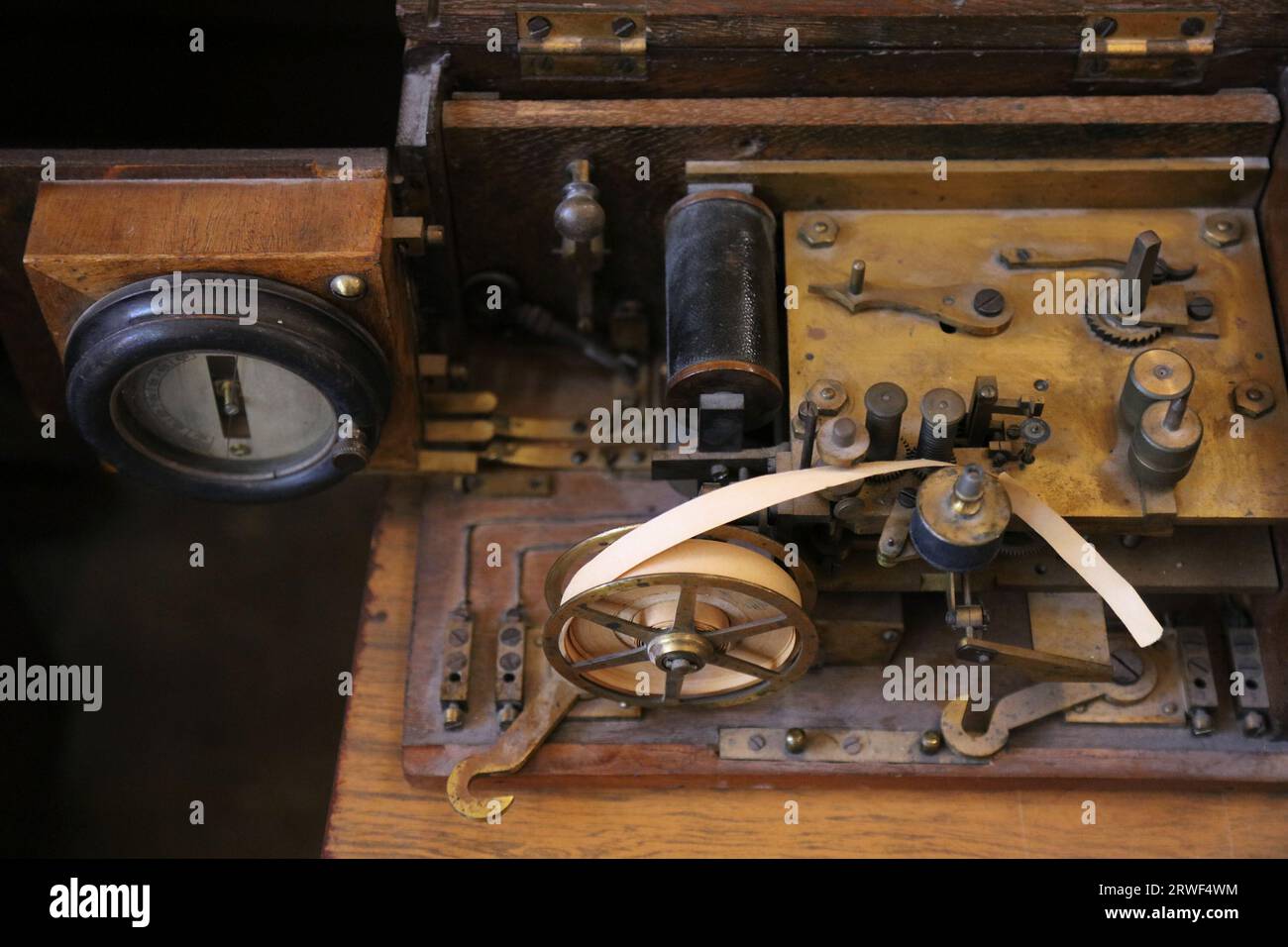 Telegraph machine hi-res stock photography and images - Alamy