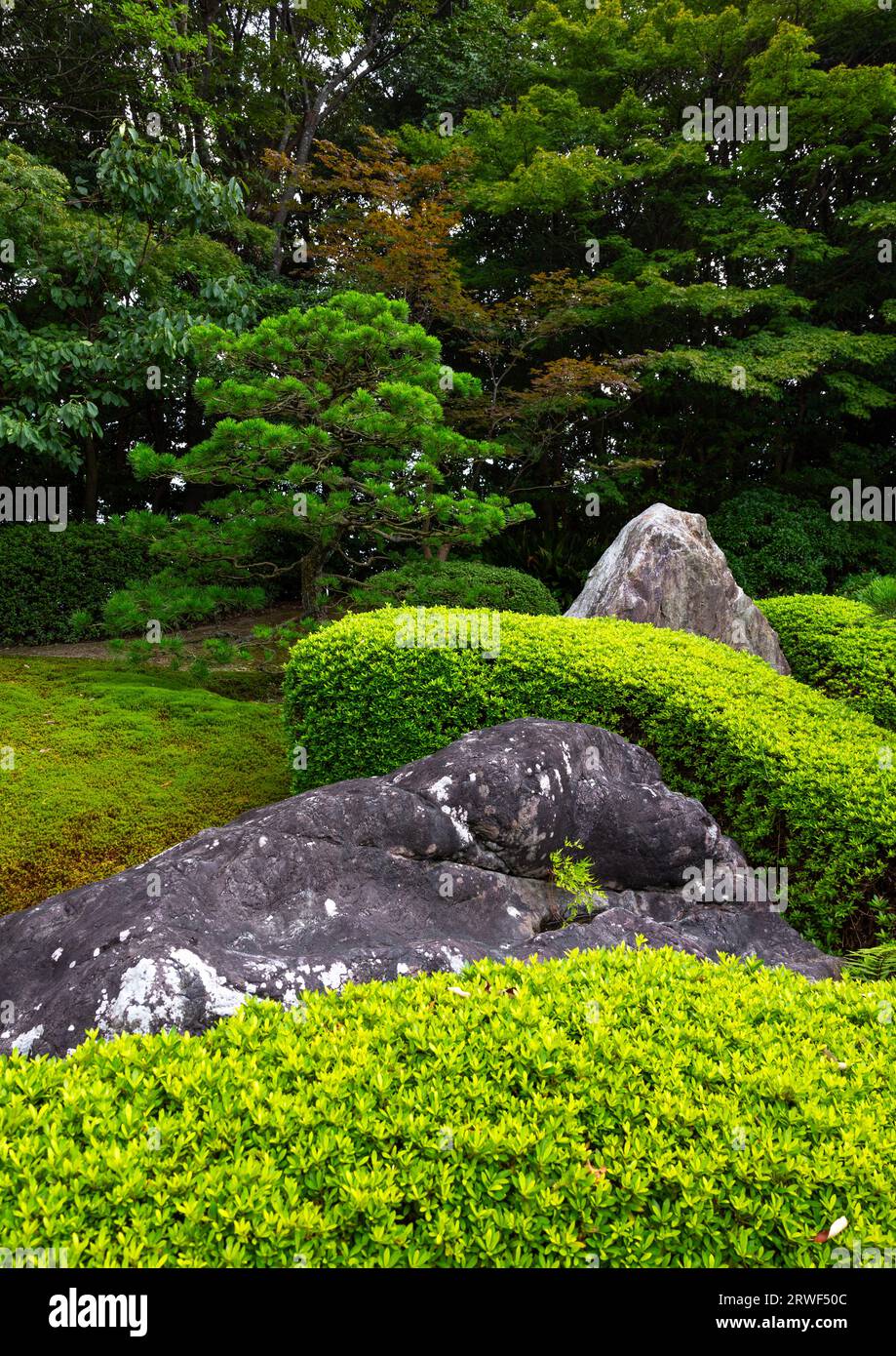 Ohori Park Japanese Garden, Kyushu region, Fukuoka, Japan Stock Photo - Alamy