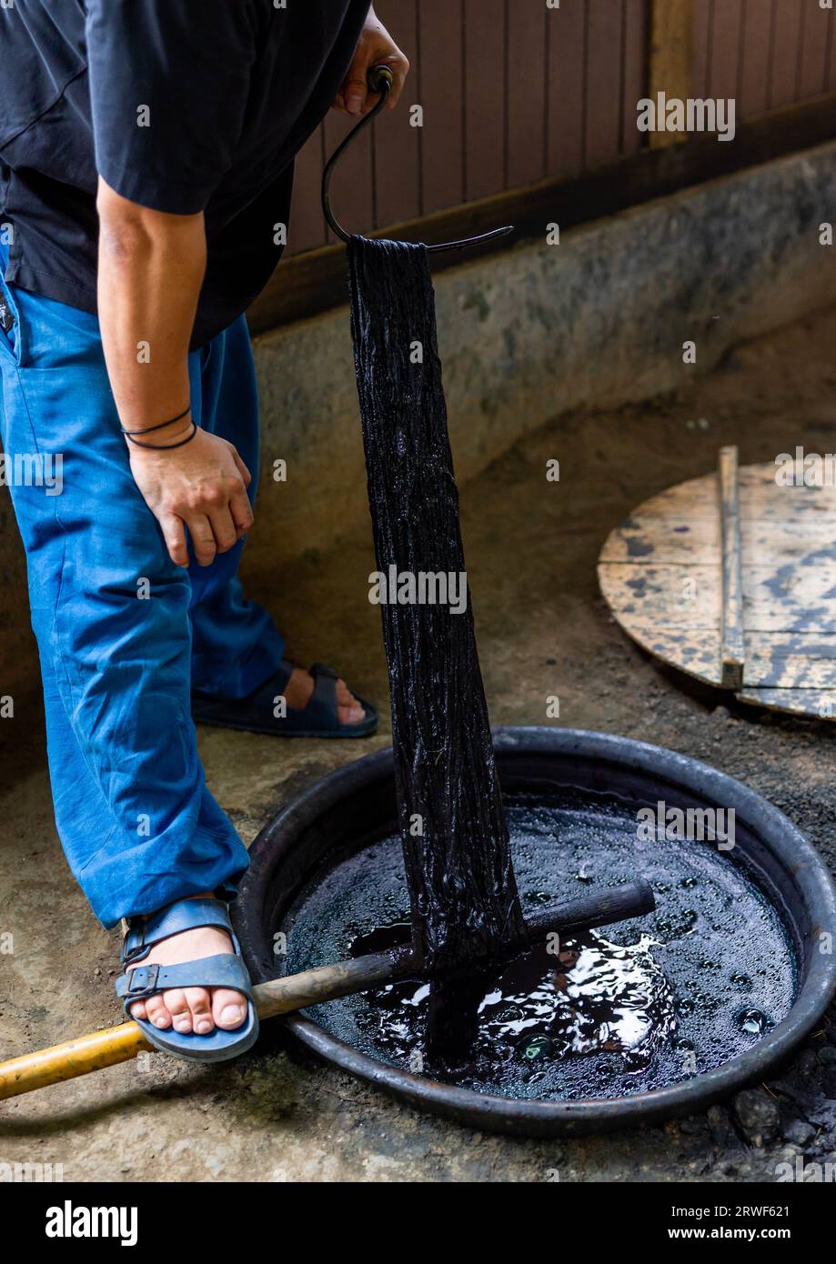 Indigo dyeing hi-res stock photography and images - Alamy
