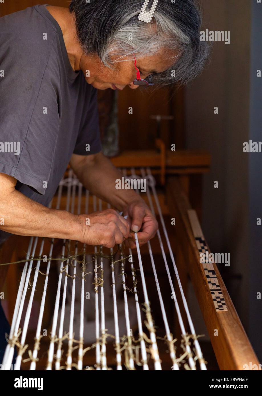 Kurume Kasuri preparation in Aika Tanaka Kasuri Kobo workshop, Kyushu ...
