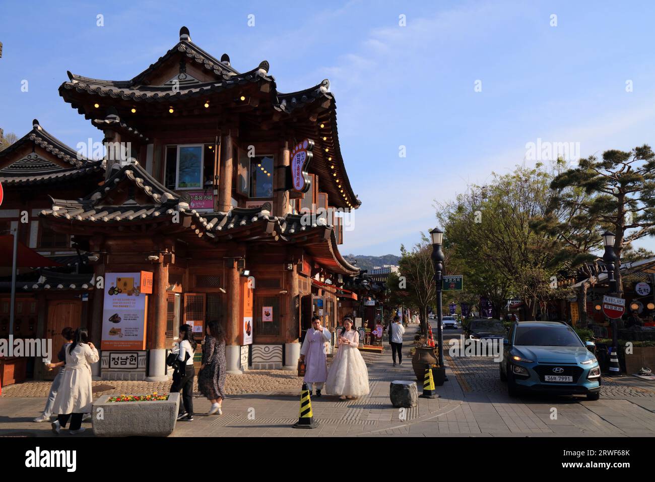Hanbok jeonju hi-res stock photography and images - Alamy