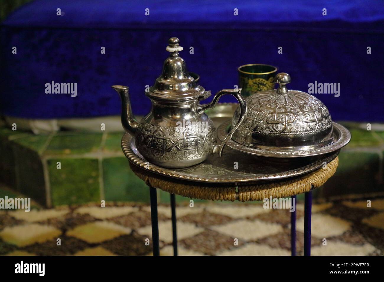 Moroccan silver teapot, tray and plateau set. Serving of Moroccan mint ...