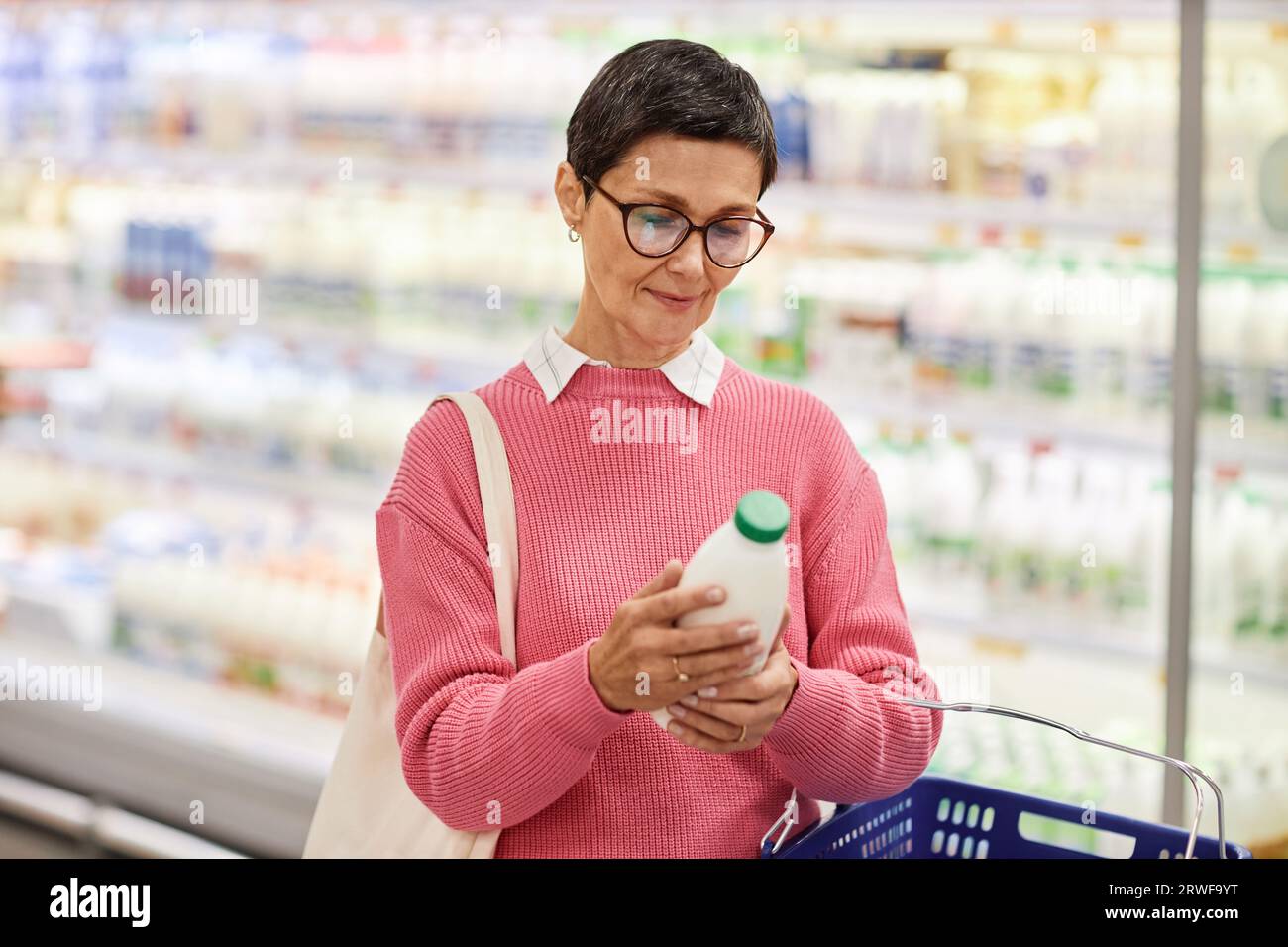 Expiration date bottle hi-res stock photography and images - Alamy