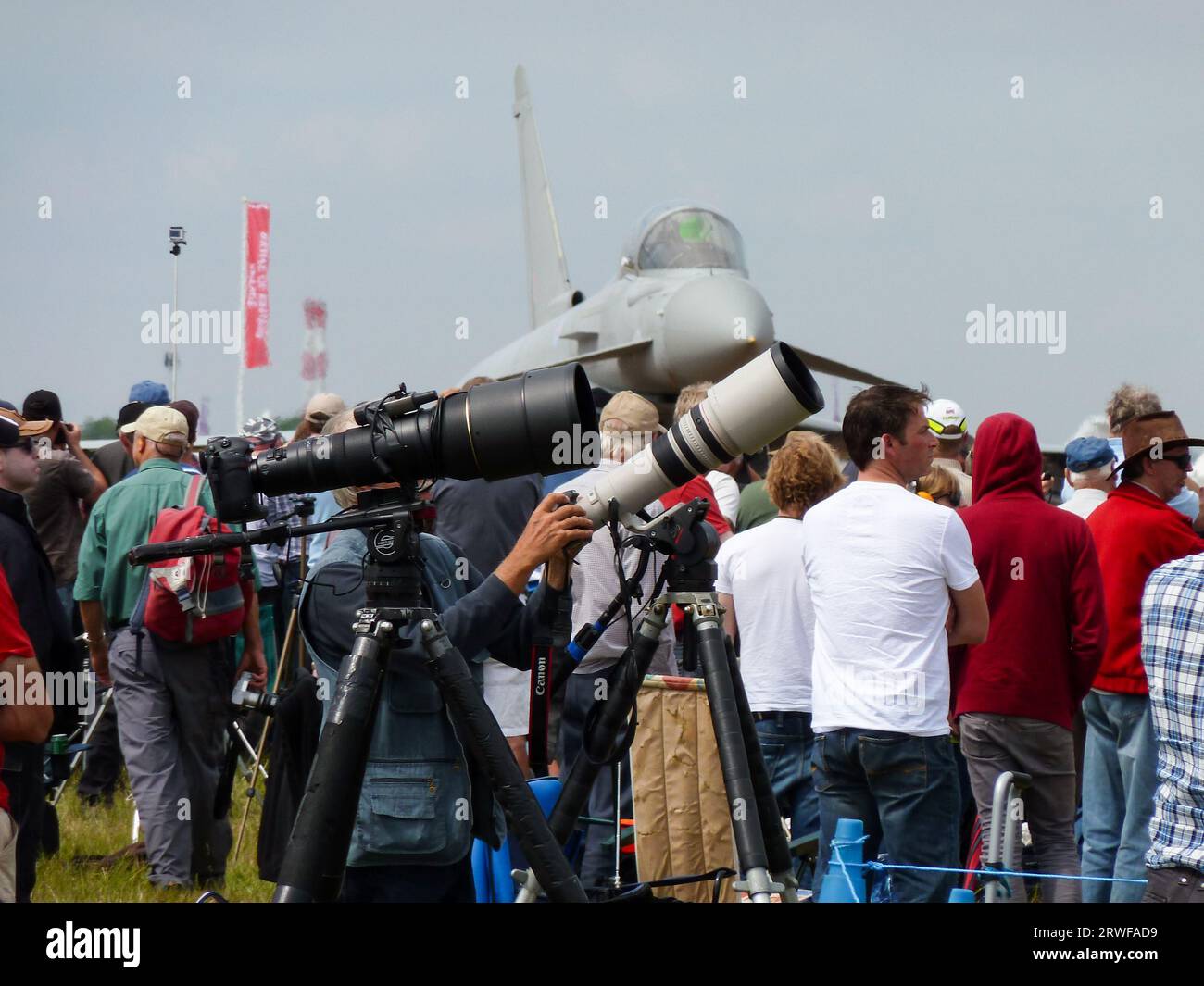 Long zoom cameras belonging to aviation photographers at the Royal ...