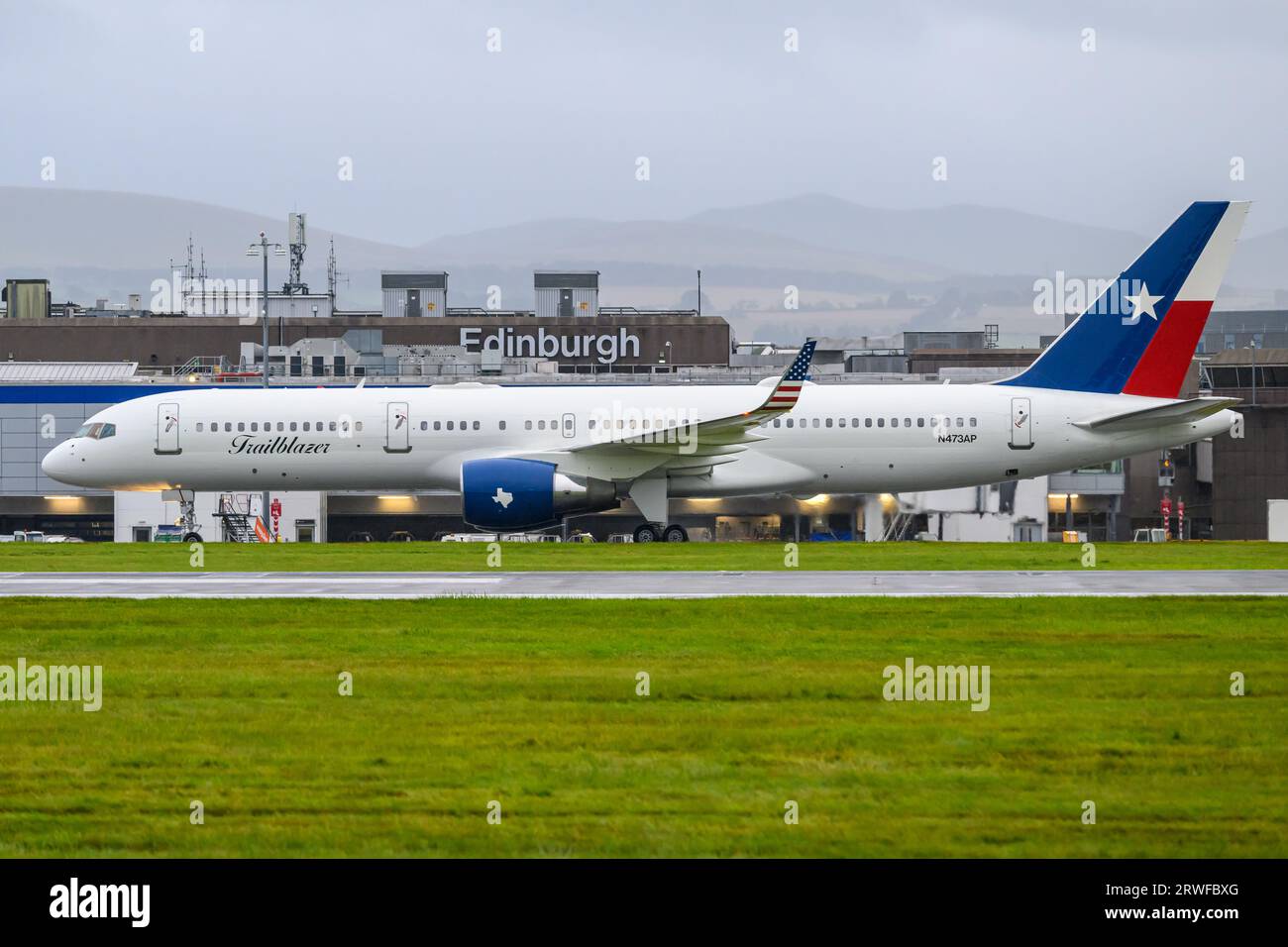 Edinburgh airport unusual aircraft hi-res stock photography and images ...