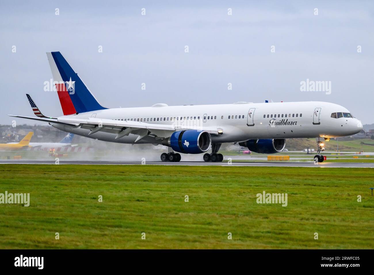 Edinburgh airport rare aircraft hi-res stock photography and images - Alamy