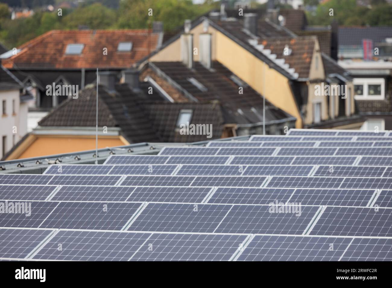 Wuppertal, Germany. 19th Sep, 2023. Photovoltaic systems are installed ...