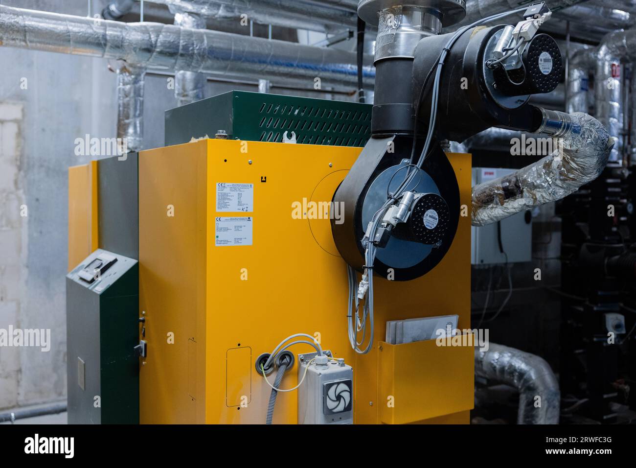 Wuppertal, Germany. 19th Sep, 2023. A pellet heating system can be seen ...