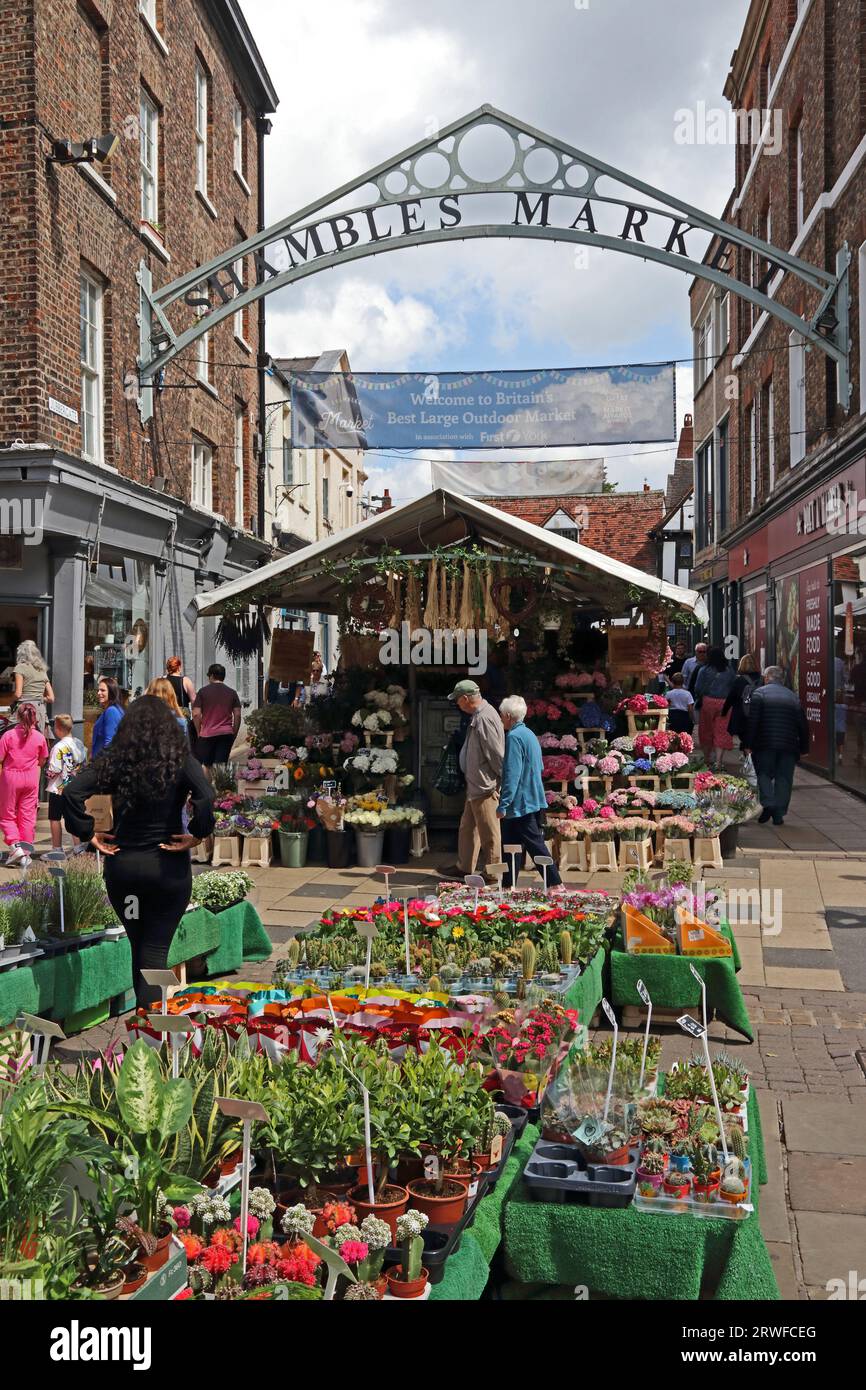Market stalls york hi-res stock photography and images - Alamy