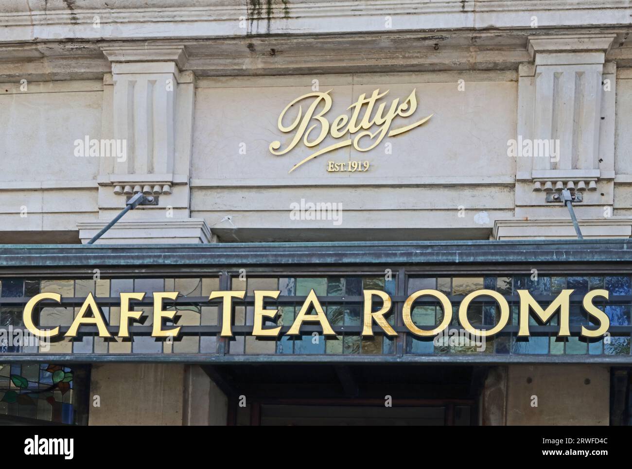 Betty’s tea rooms hi-res stock photography and images - Alamy