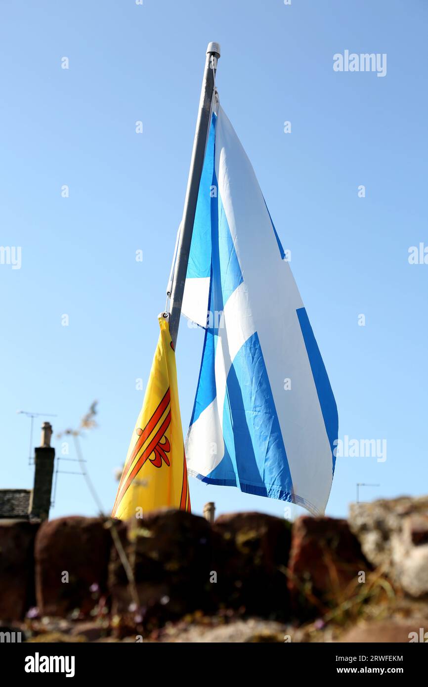 Scottish flag flying hi-res stock photography and images - Alamy