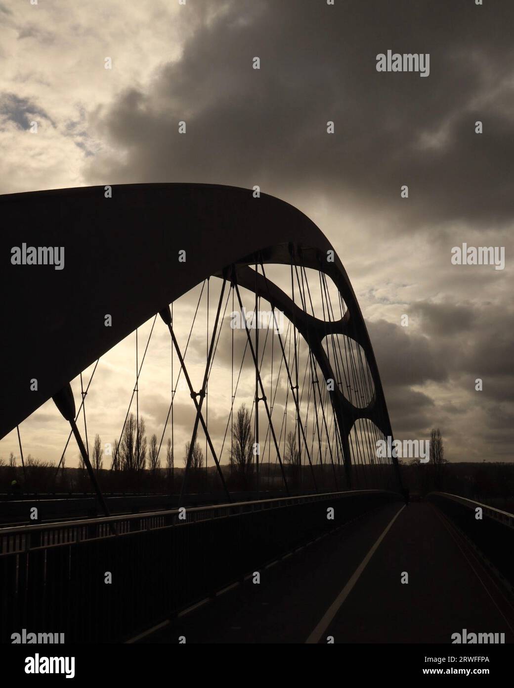 Bow bridges hi-res stock photography and images - Alamy