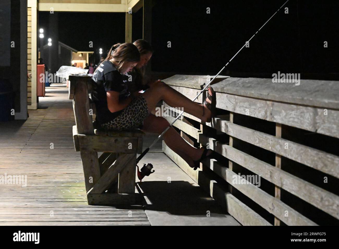 Women in obx hi-res stock photography and images - Alamy