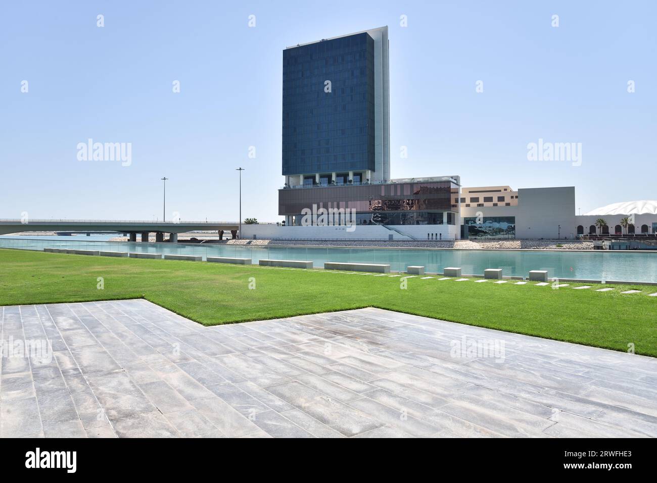 Modern Skyscraper Hotel in Manama, Bahrain Stock Photo - Alamy