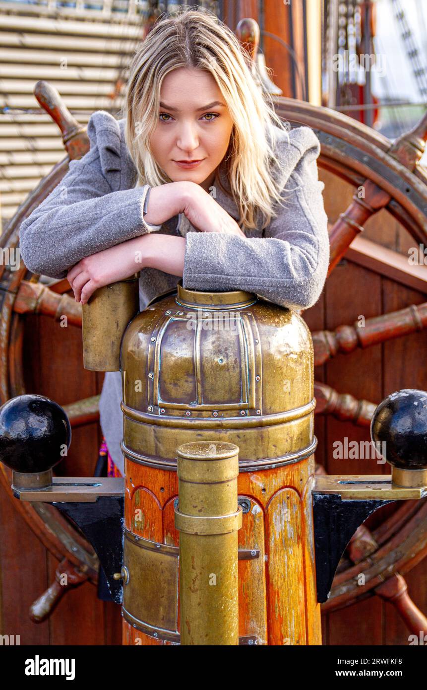 Hayleigh Young, a beautiful and fashionable woman posing for photo on ...