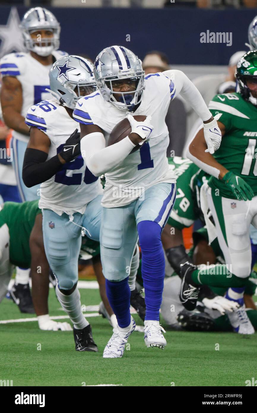 Dallas Cowboys safety Jayron Kearse (1) runs after his interception ...