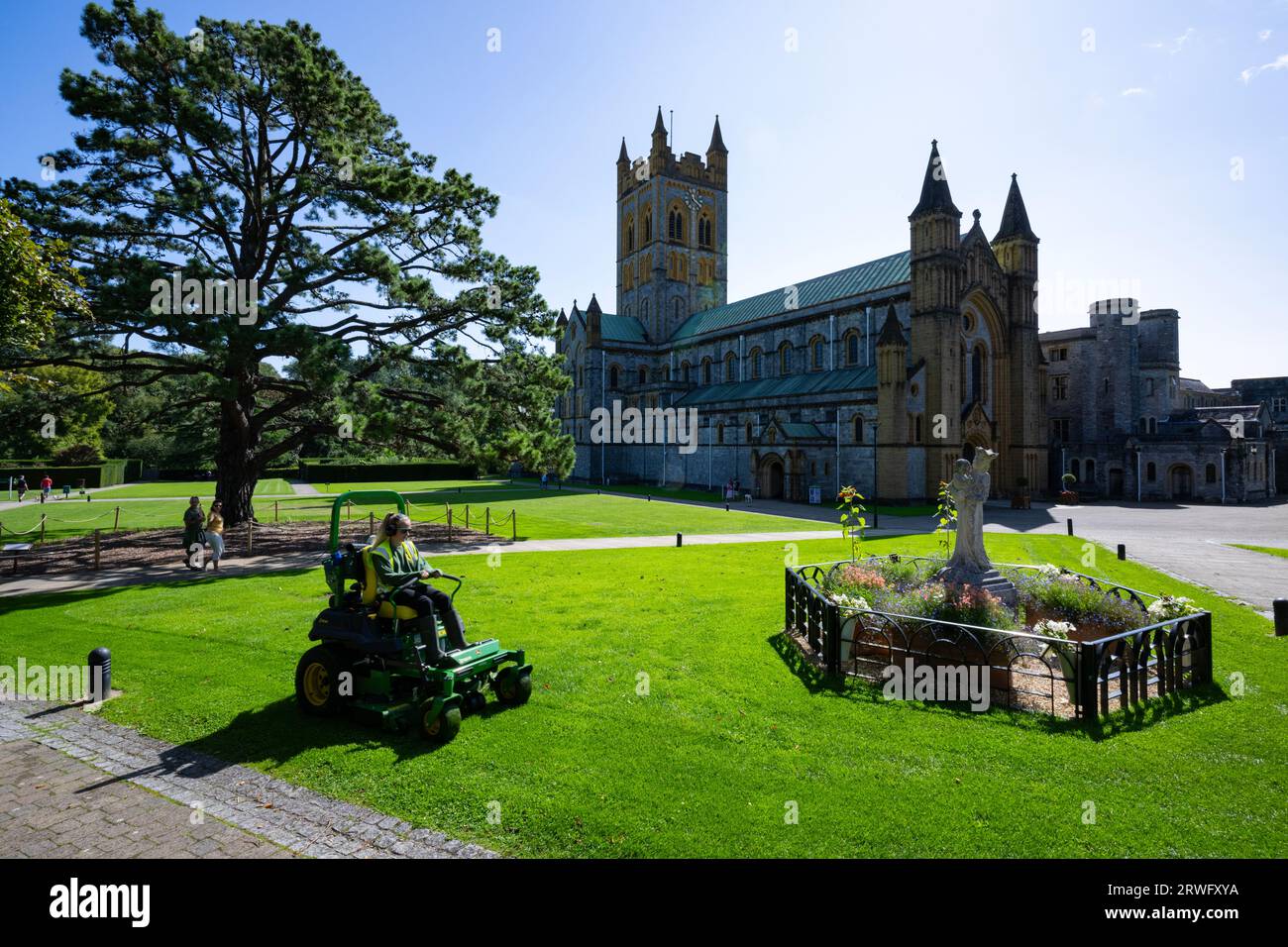 BUCKFASTLEIGH ABBEY BUCKFAST ABBEY DEVON Stock Photo - Alamy