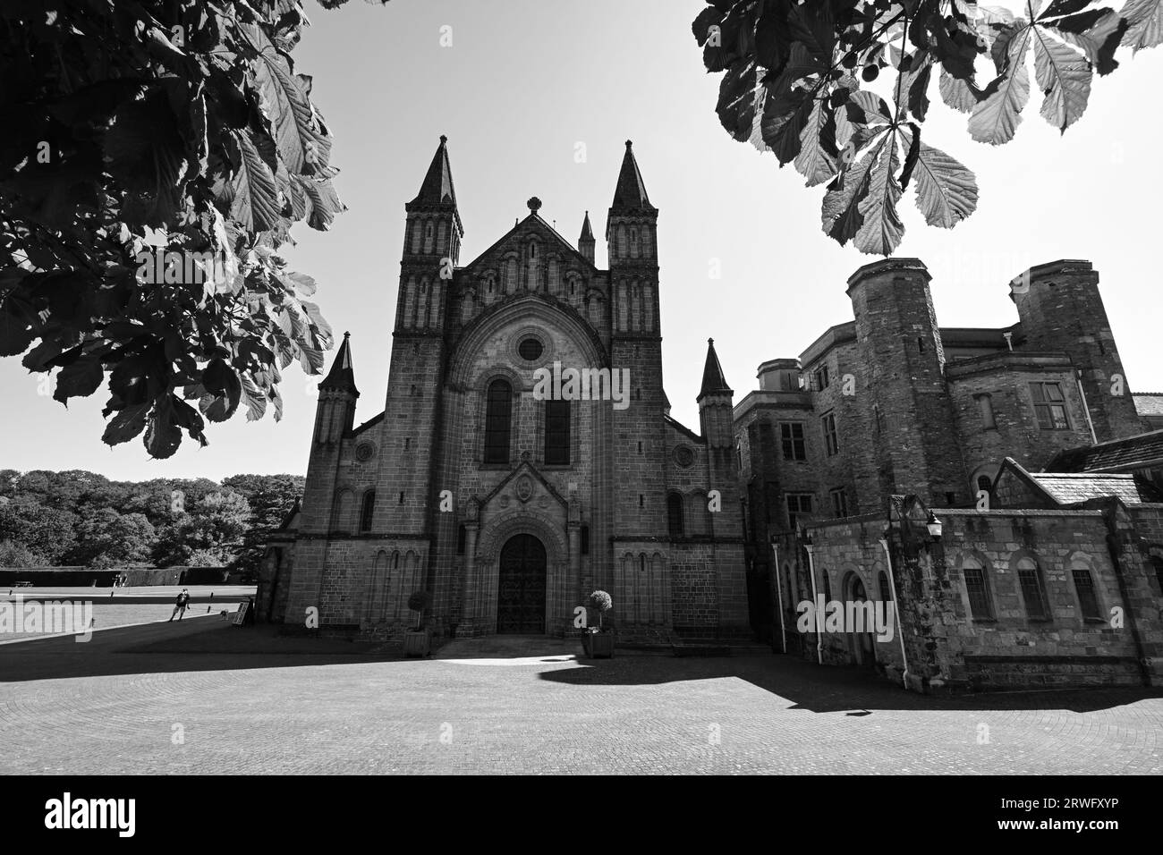 BUCKFASTLEIGH ABBEY BUCKFAST ABBEY DEVON Stock Photo - Alamy