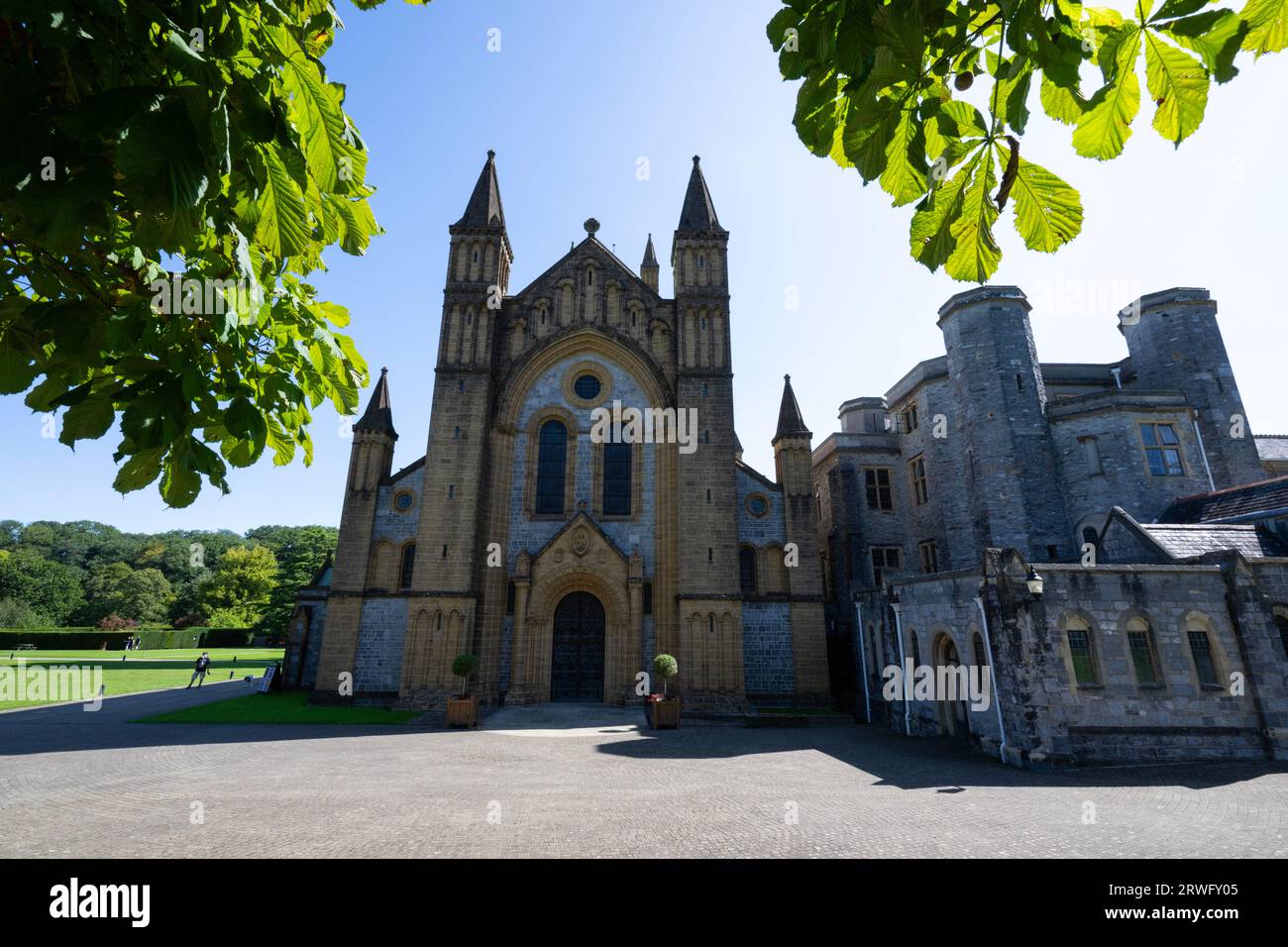 BUCKFASTLEIGH ABBEY BUCKFAST ABBEY DEVON Stock Photo - Alamy